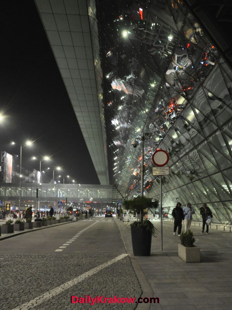 Krakow Airport duty free prices. Alcohol, perfume